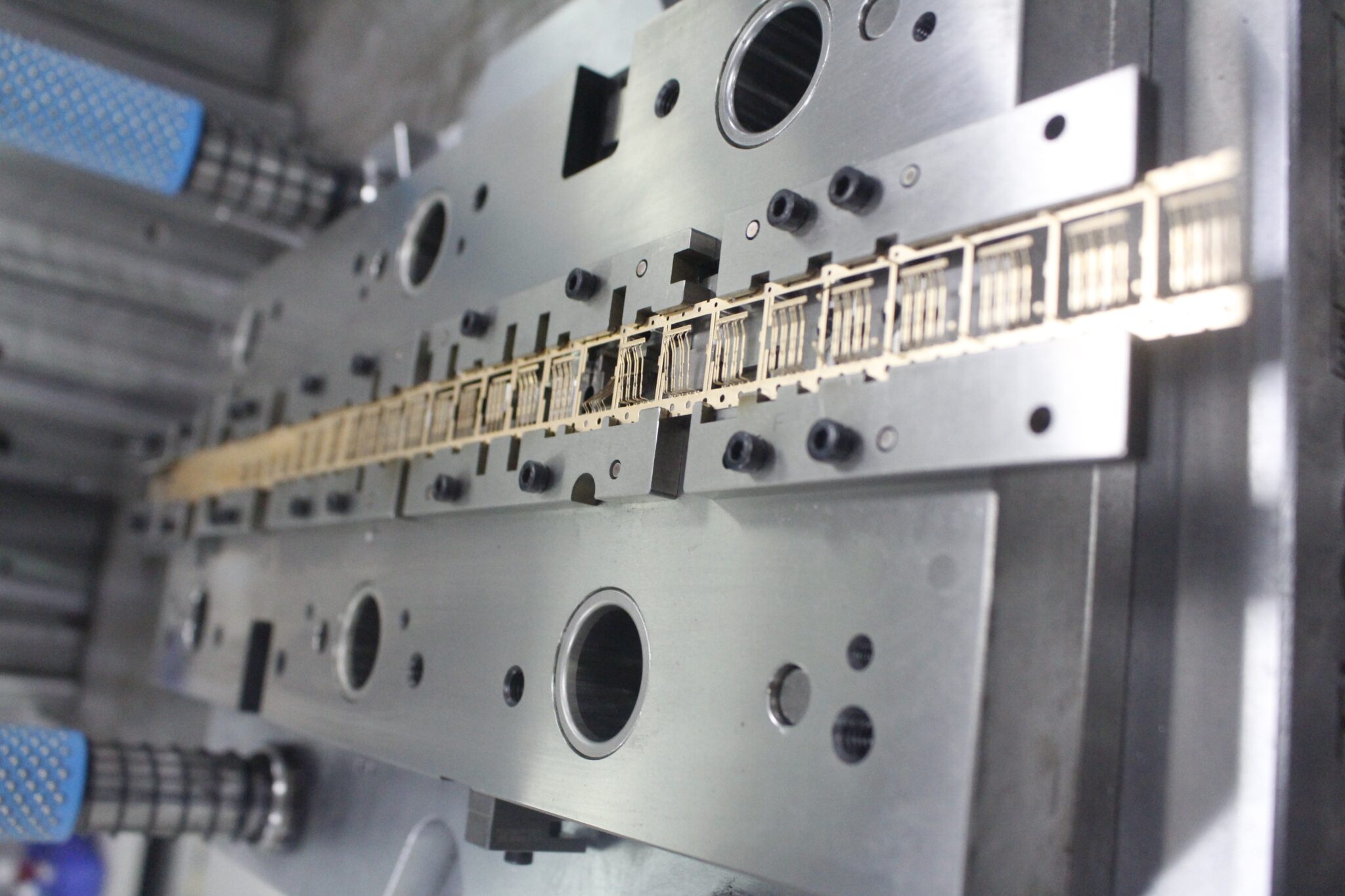 ISO 9001 certified precision parts manufacturer in China